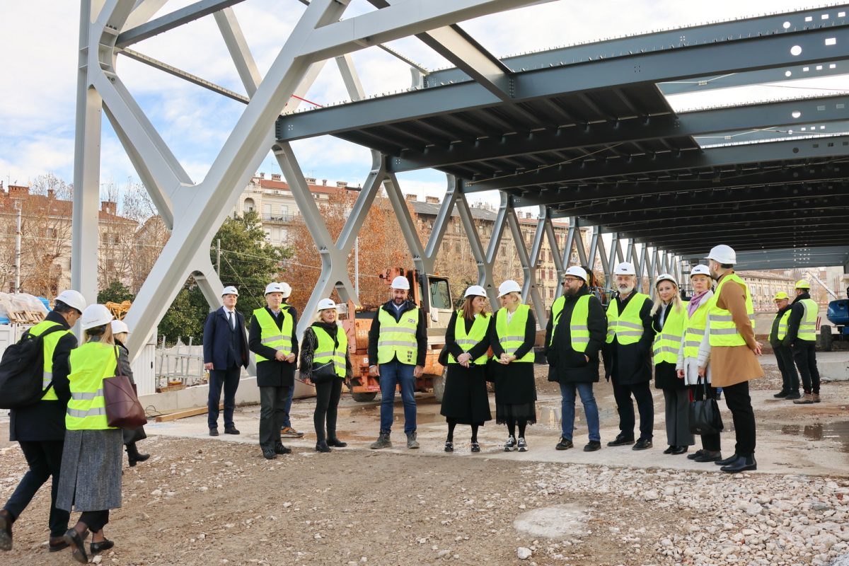 Grad Rijeka i suradnici obišli gradilište Kompleksa Zapadna Žabica ...